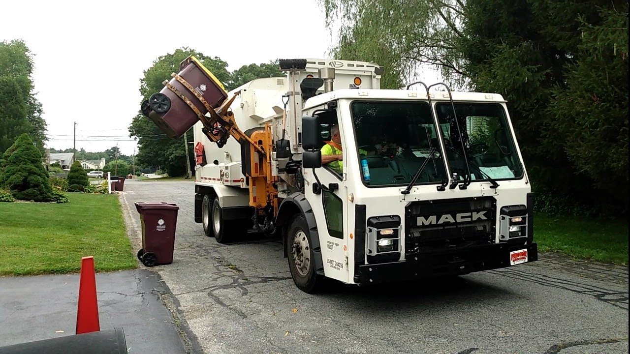 Waste Management Premier Truck Rentals Mack LR Labrie Automizer - YouTube
