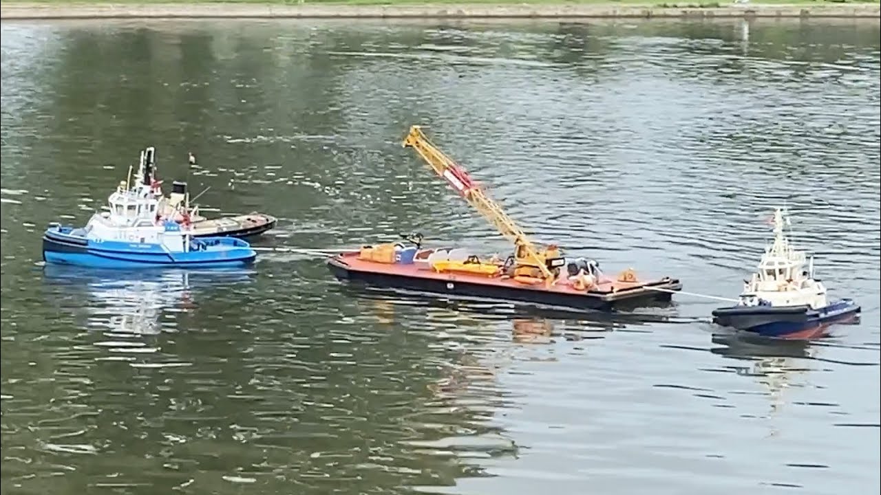 Rc tugs and a barge - YouTube