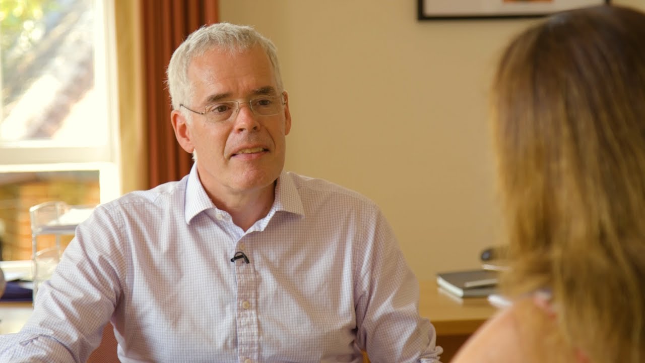 Peter Horrocks welcomes new OU students - YouTube