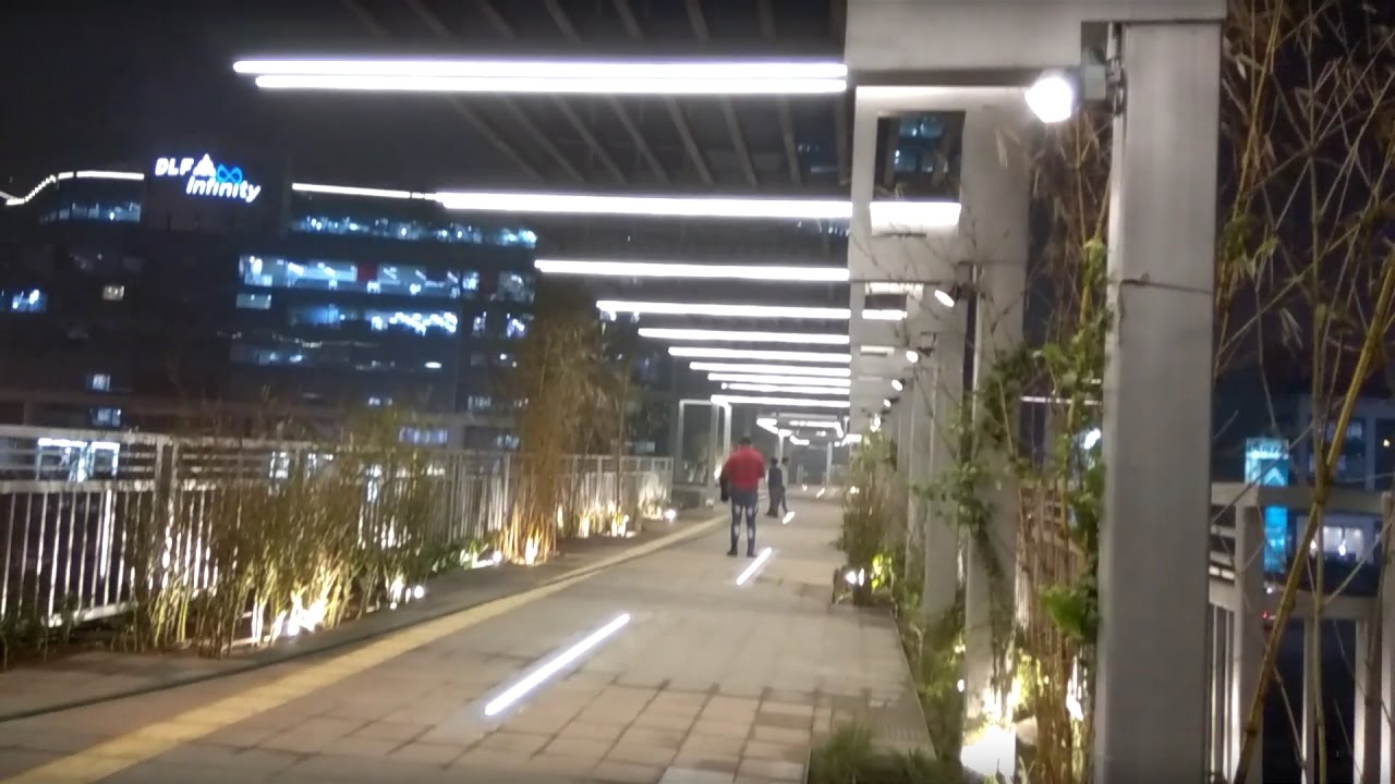 Cyber Hub Footover Bridge | Footover Bridge by DLF - YouTube