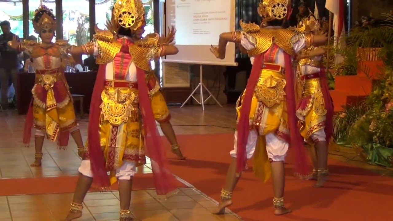 Tari Kebesaran STKIP Agama Hindu Singaraja - Dharma Cakra Prawerti ...