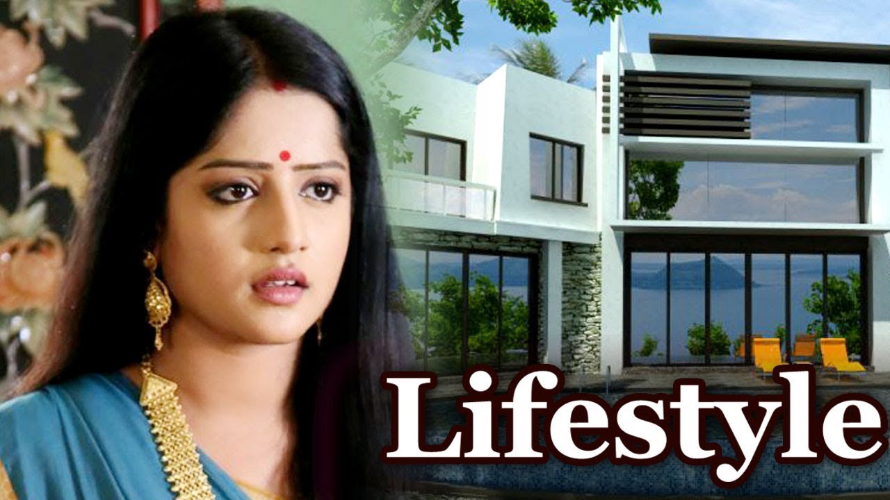 Roosha Chatterjee Biography, Age, Height, Weight, Boyfriend, Husband ...