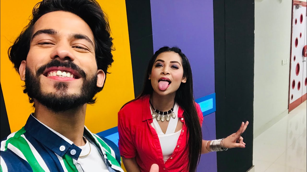 AHMED MIRZA and SIDRA SID ENGAGEMENT PRANK — Vlog 3 — AHMED MIRZA ...