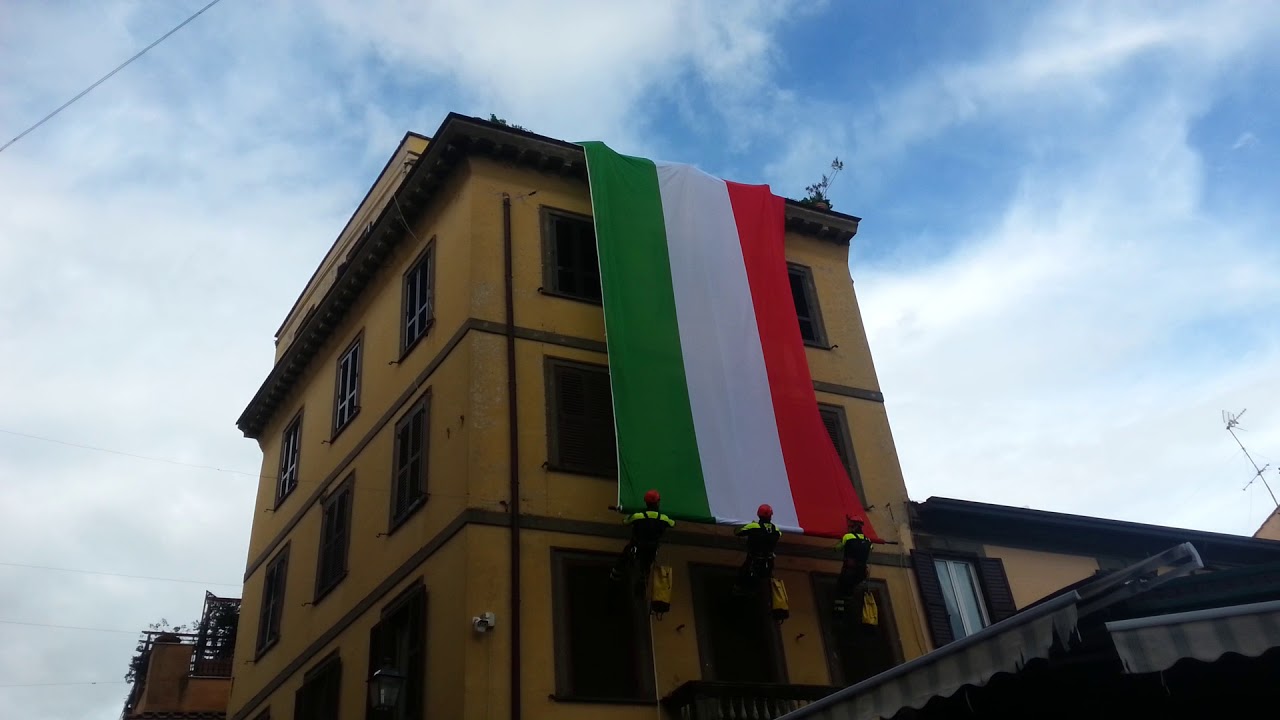 Vigili del fuoco Marino (Roma) Tripla discesa su fune (stesura ...