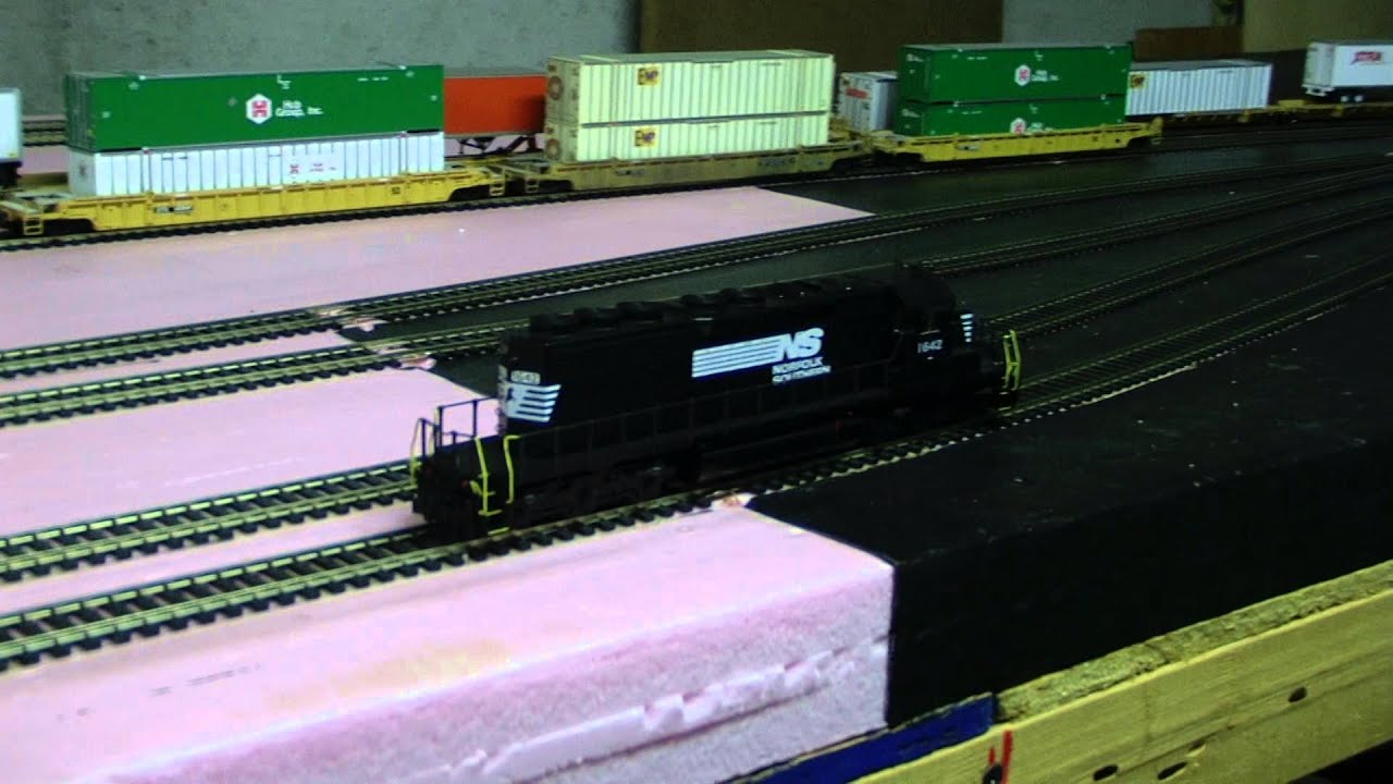 Kato SD40-2 NS #1642 with Tsunami Sound - YouTube