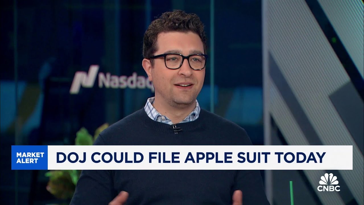 Apple antitrust suit expected: Here's what to know - YouTube