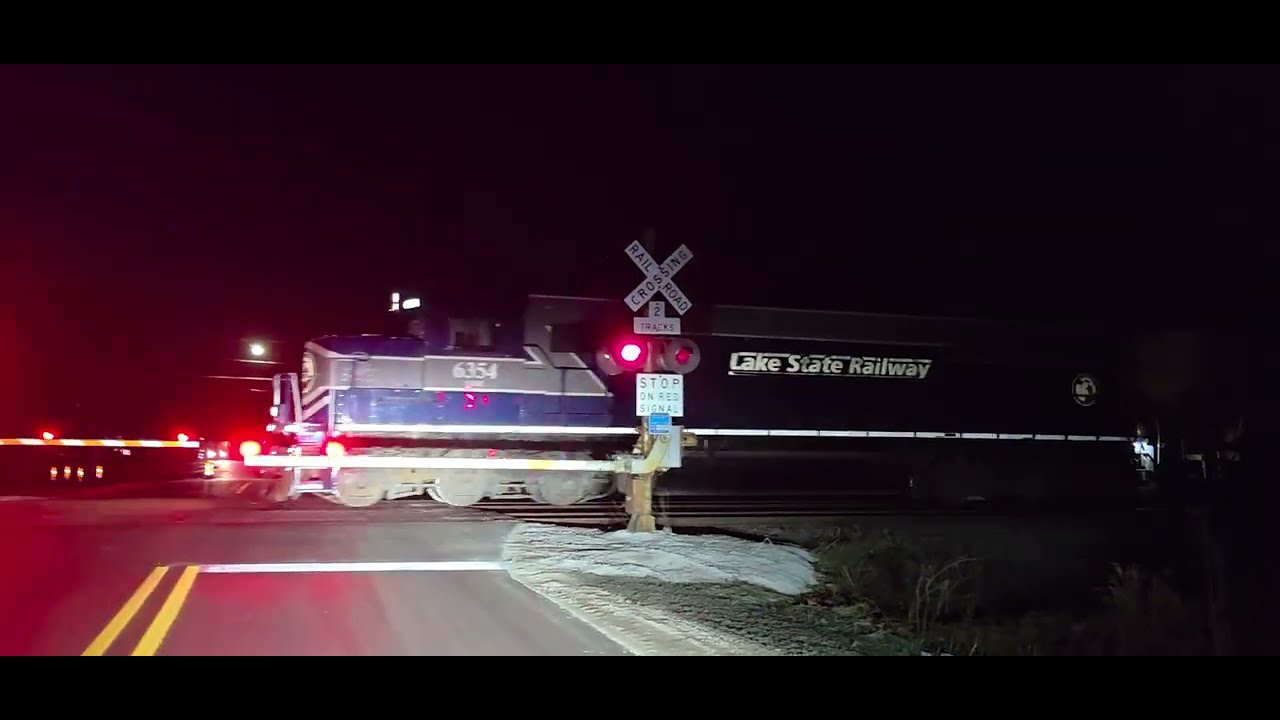 LSRC 6354 Northbound Outer Drive Saginaw CSX Grain Freight - YouTube