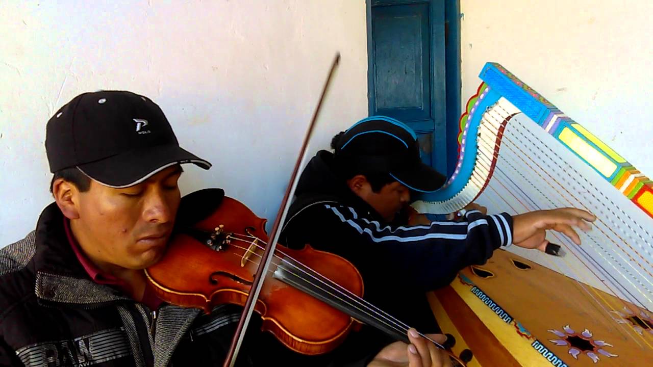 Huayno Lucanino con Arpa y Violín - YouTube