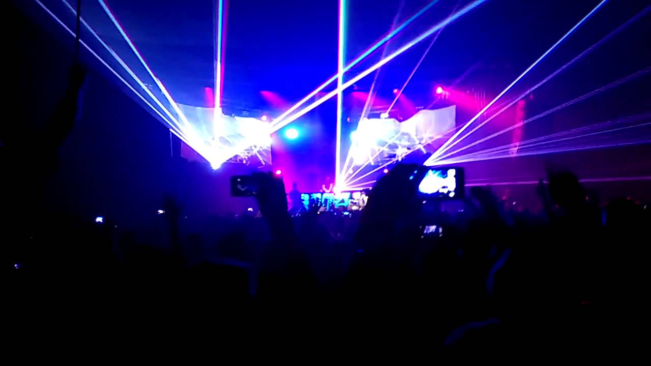 Code Black feat Chris Madin New World (Pumpkin 2014 Live) - YouTube