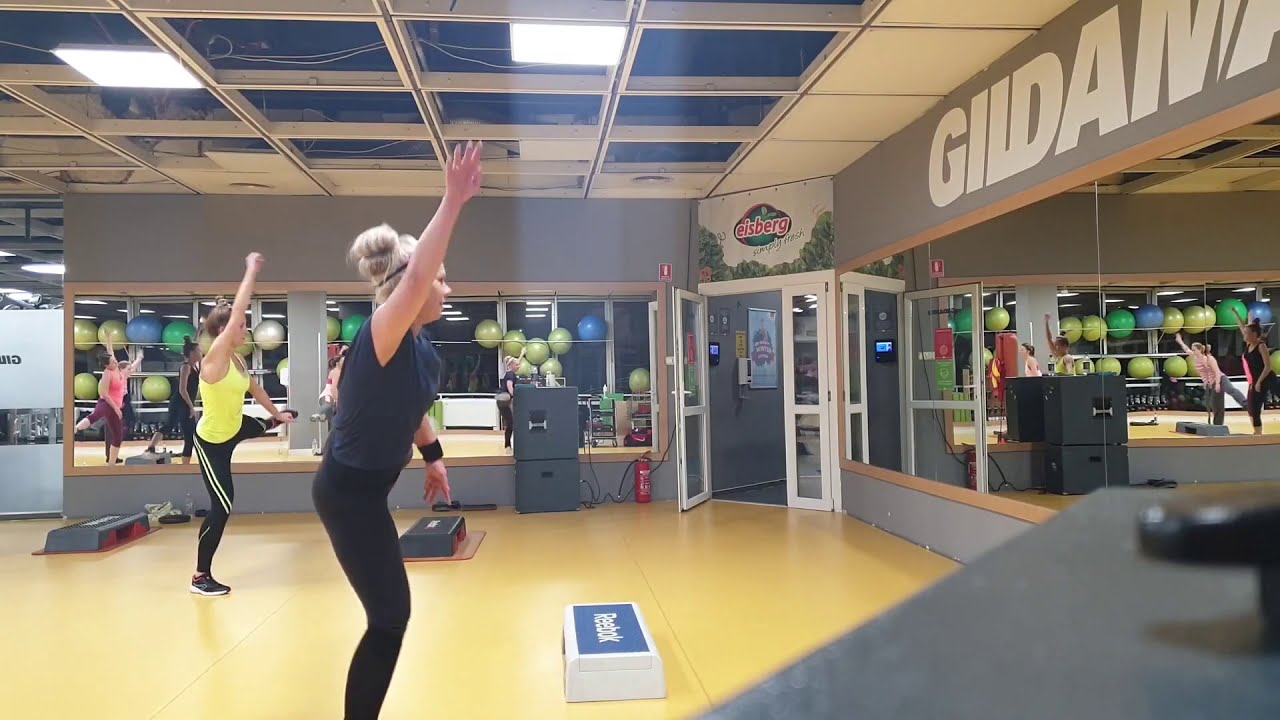 Zsírégető Ronival - Gilda Max 2020.11.10. - YouTube