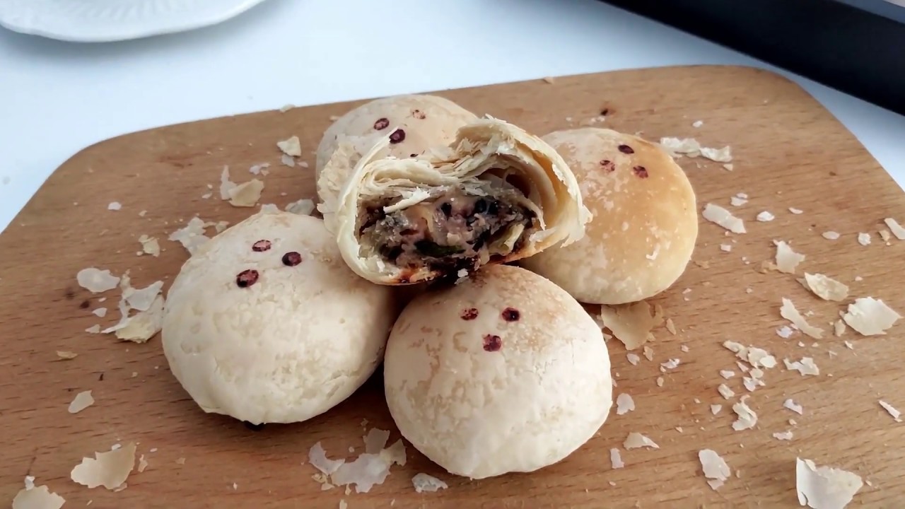 香麻鲜肉酥皮月饼Fresh meat moon cakes - YouTube