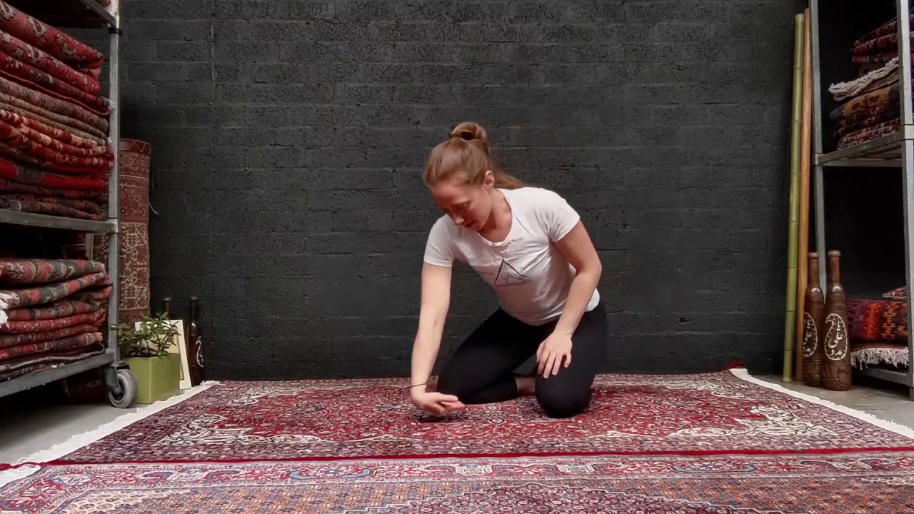 Forearm extensor stretch with thumb - YouTube