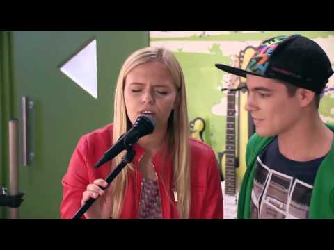 Violetta 3: Maxi e Matilda cantano 'Ser mejor' in inglese - HD