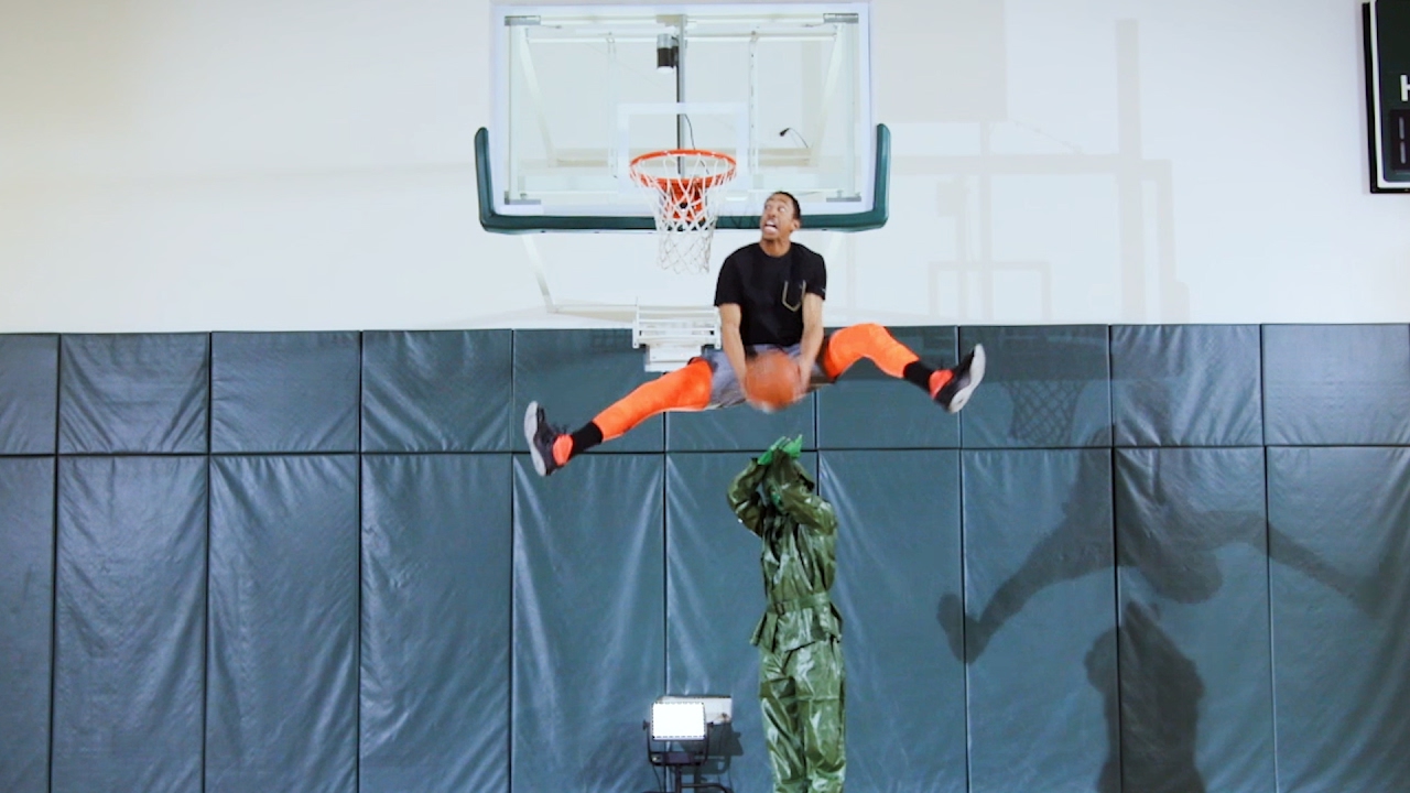Ultimate Dunk Battle: Jonathan Clark vs. CJ Champion! - YouTube