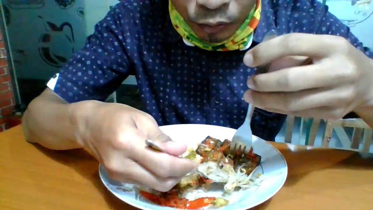 Makan siang episode 06 , nasi , terong, telur, teh anget - YouTube