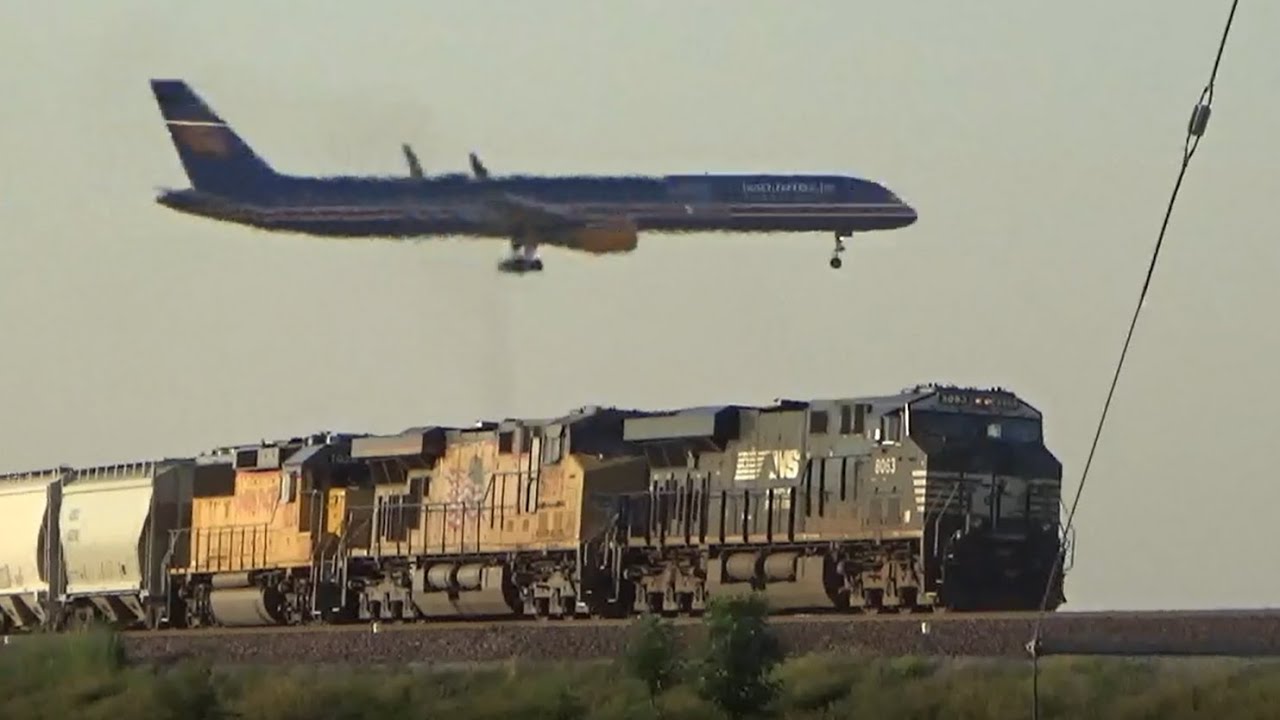 UP MALG3 With an NS Leader & UP 5287(Special Plaque Unit) trailing 2nd ...