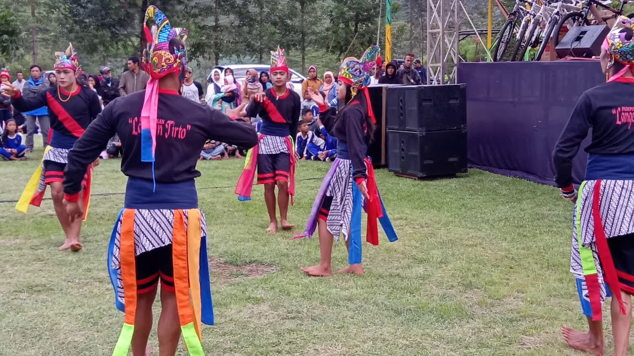 Rally Wisata dihibur tarian rakyat paguyangan - YouTube
