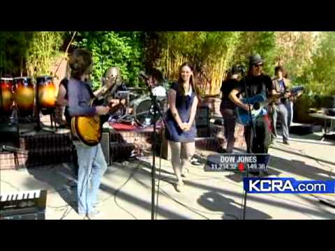 Musical Charis Performs 'Touchy Hands' - YouTube Music