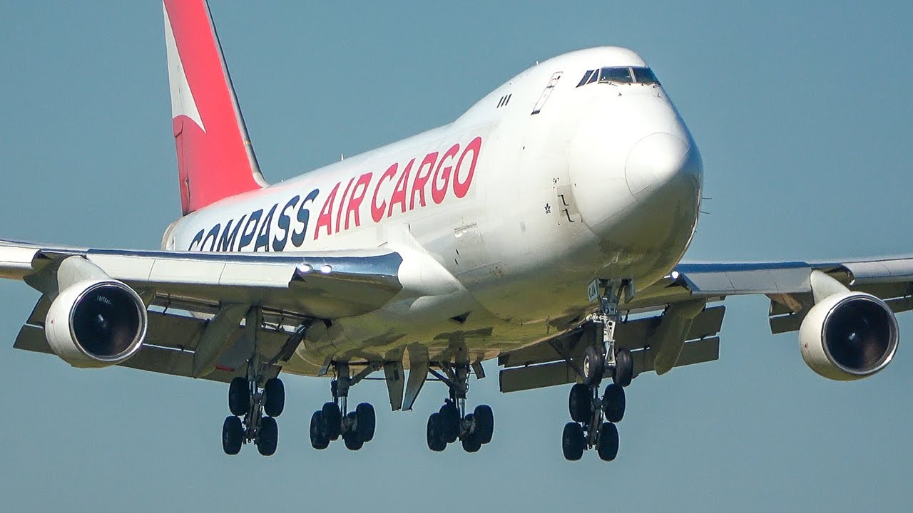 60 MINUTES PURE AVIATION - BOEING 747 LANDING + Departure - New B747 ...