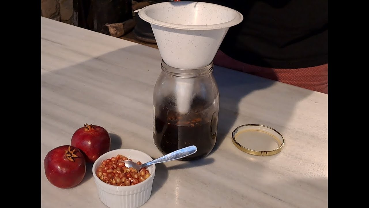 POMEGRANATE MOLASSES - ΠΕΤΙΜΕΖΙ ΡΟΔΙΟΥ - YouTube