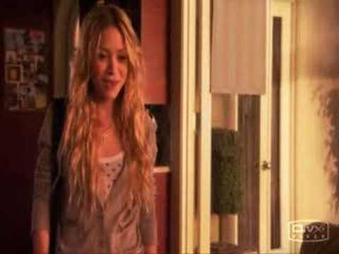 Mary-Kate Olsen as Tara in Weeds