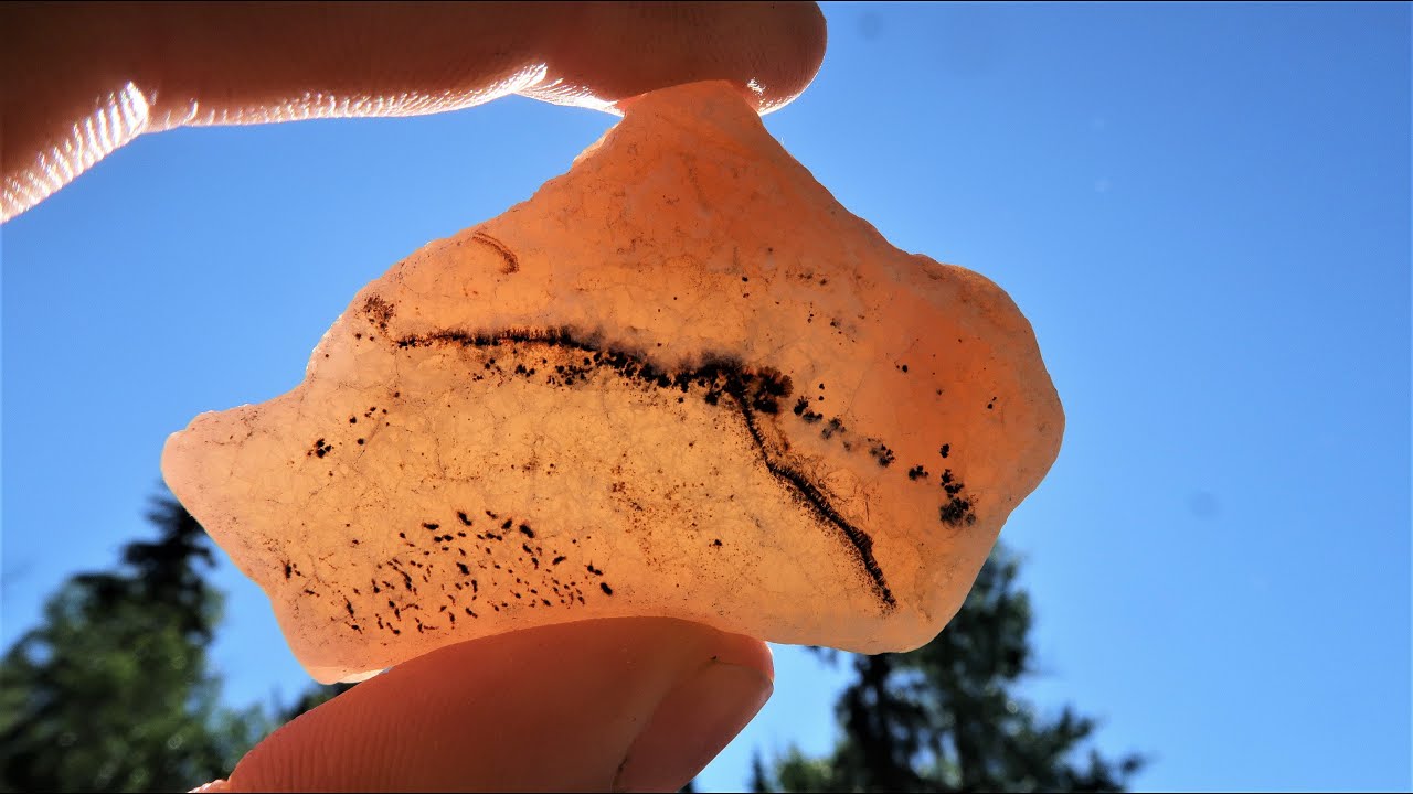 Agate Hunting Northern British Columbia - YouTube