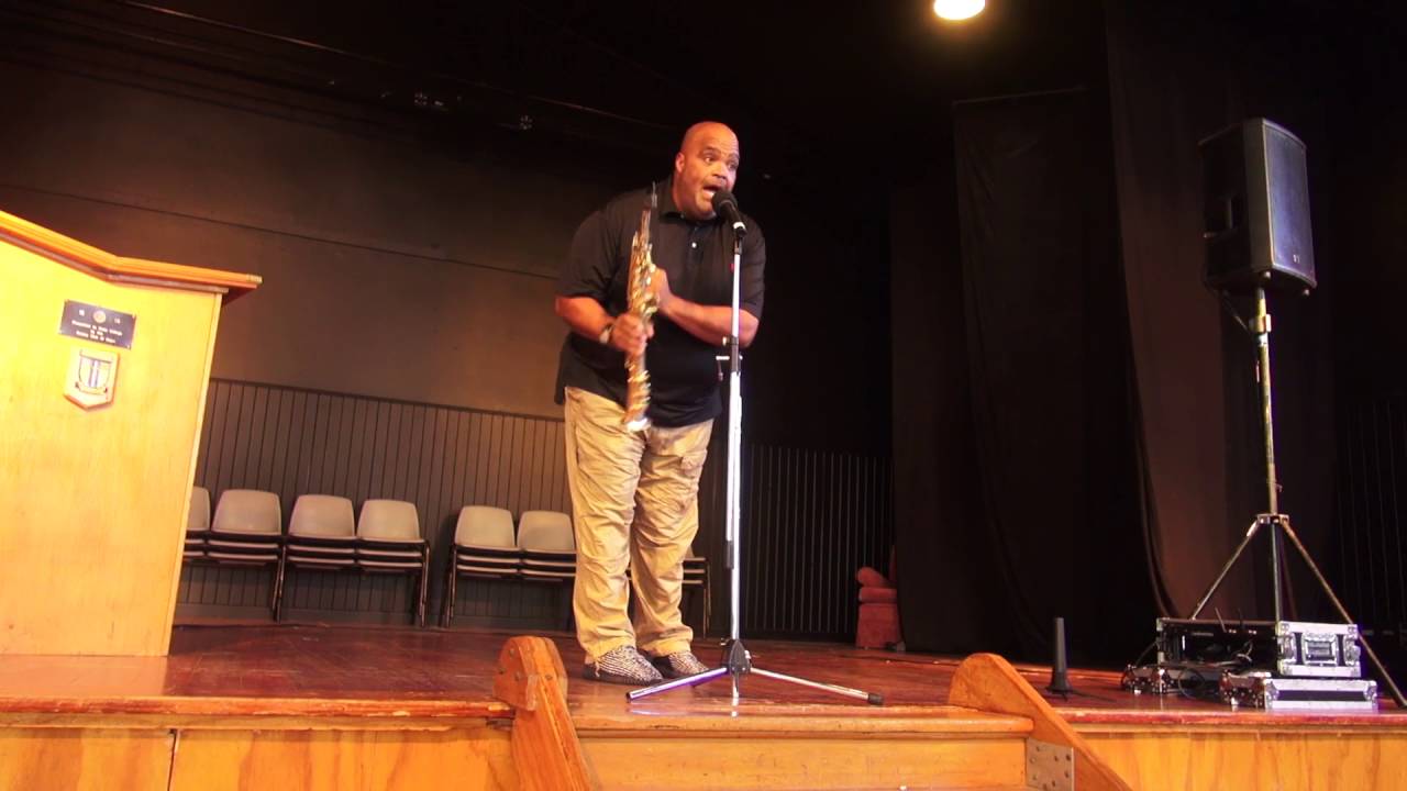Reggie Dabbs at Ōtaki College August 2016 - YouTube