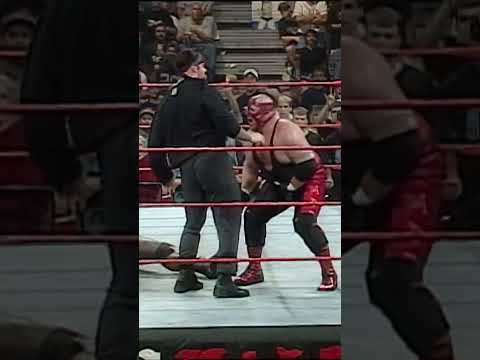 Undertaker wrecks Mark Henry and Vader with a pair of earth-shattering Chokeslams