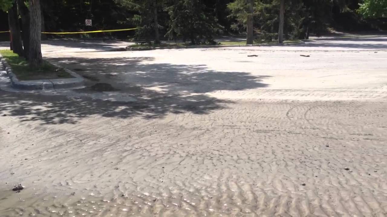 Banff Bow Falls Flooding 2013 - YouTube