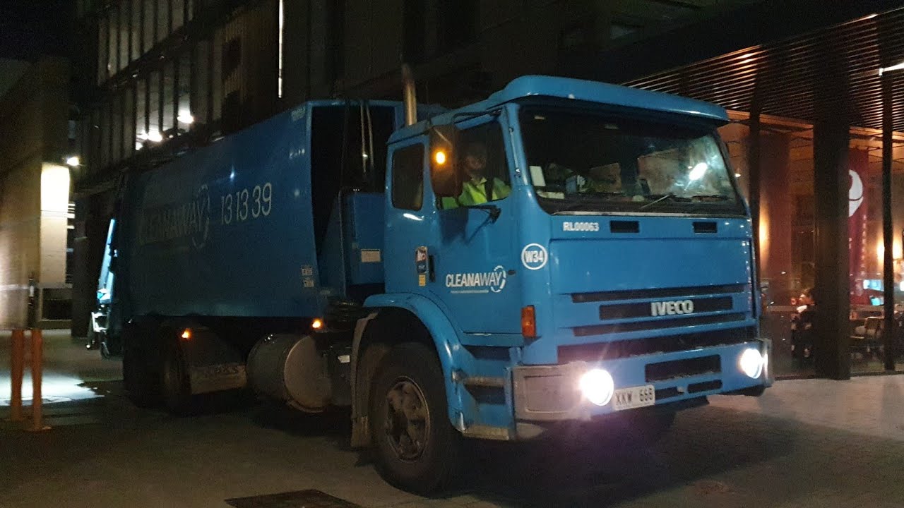 RL00063 (ex truck W34) on cleanaway night shift commercial garbage ...
