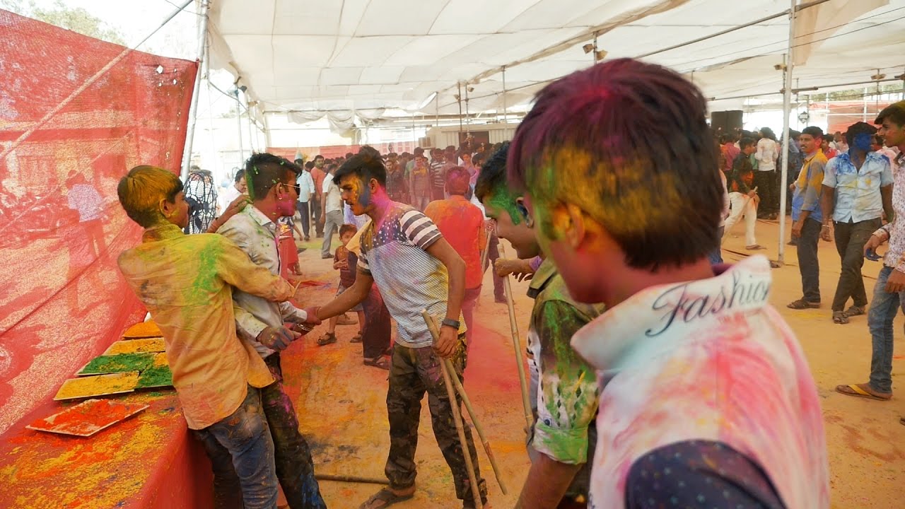 Rough Play Holi Festival Pour Colours Forcefully on Friends.Sweet Holi ...