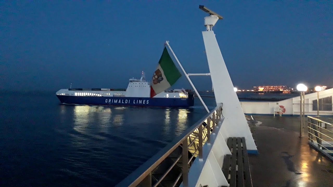 Traversée Ferry depuis Sète vers Tanger - YouTube