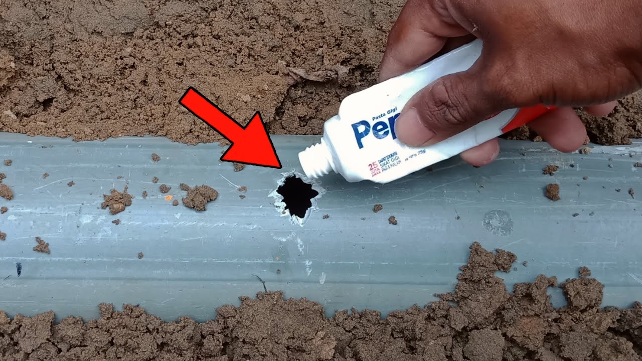 Plumber's Amazing Clever Idea To Fix A Leaky Water Pipe Using ...