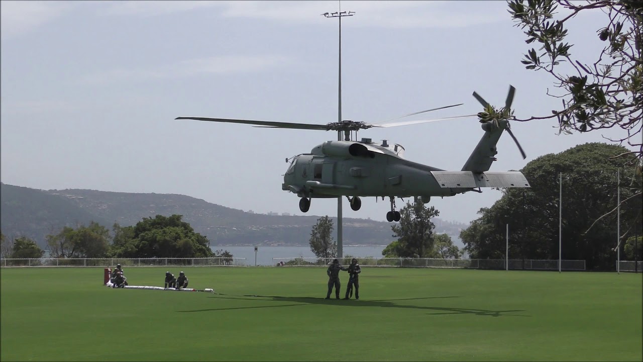 Helicopter Flag Flying, Australia Day 2020 - YouTube