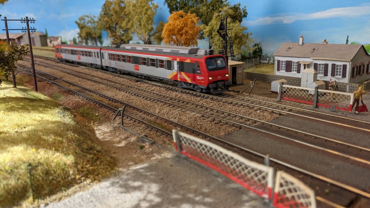 quelques circulations sur le réseau Ho du CMFM - YouTube