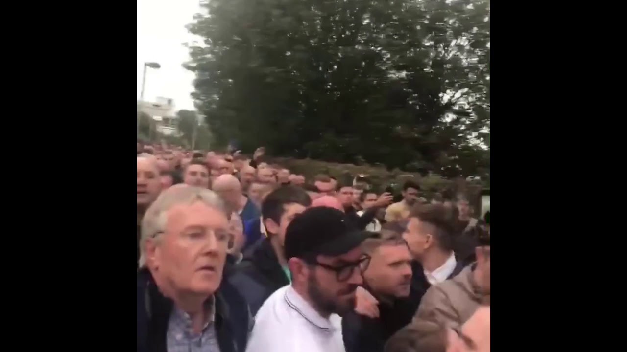 Police Punches Leeds United Fan (Leeds Vs Millwall) - YouTube