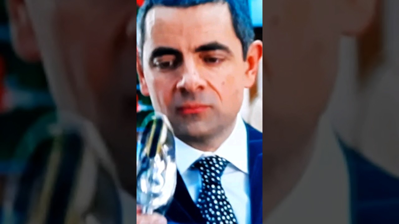 Love Actually, "Gift wrap with Rowan" - YouTube