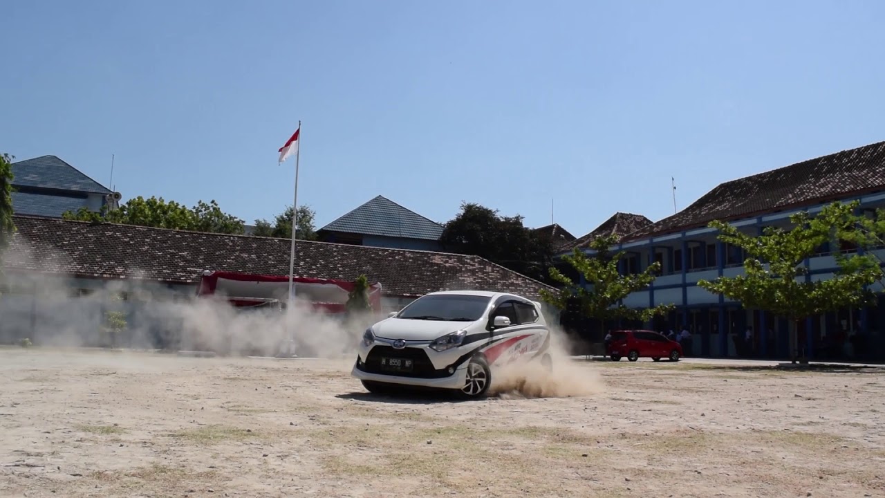 Test Drive Toyota New Agya 1200cc - Nasmoco Pati - YouTube