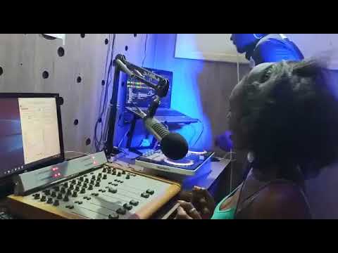 Dj kach jamming on mmu radio - YouTube