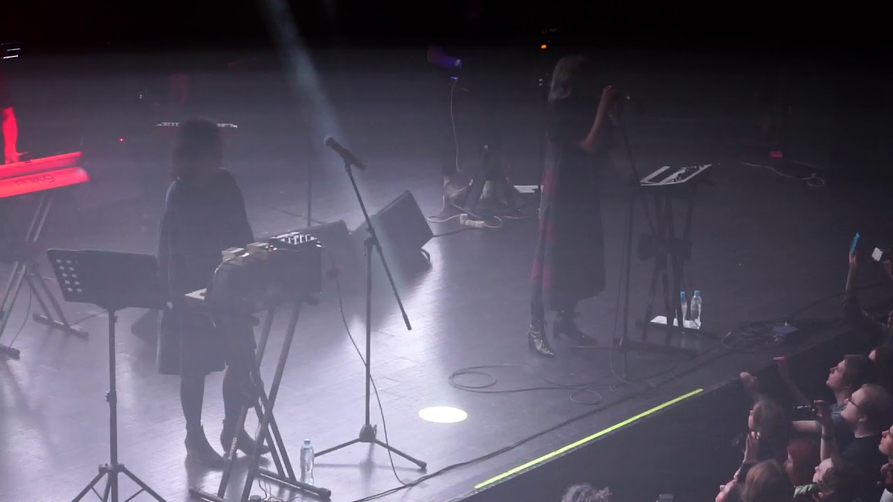 Ladytron – Runaway @ Izvestiya Hall, Moscow [01.06.2019] - YouTube