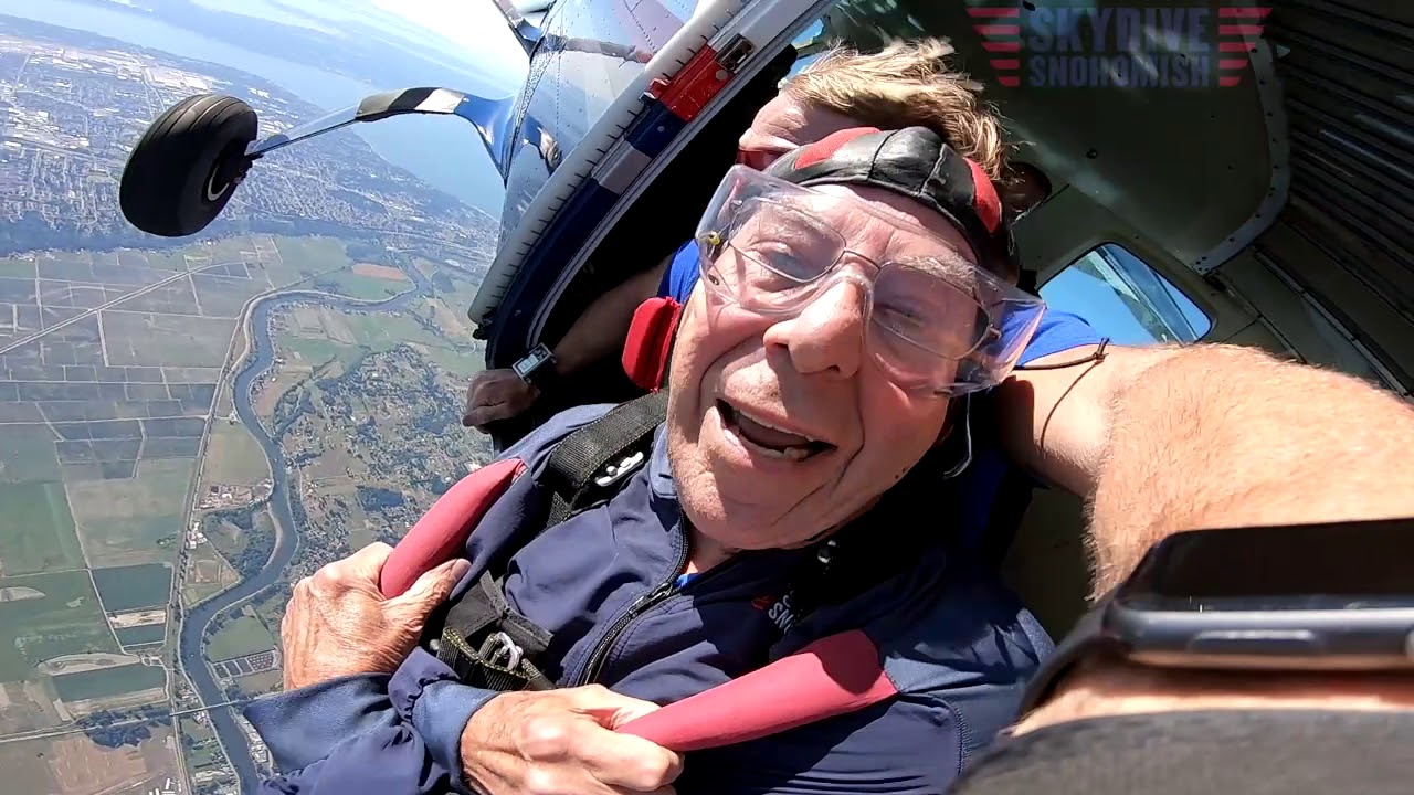 David McArdle's Tandem skydive! - YouTube