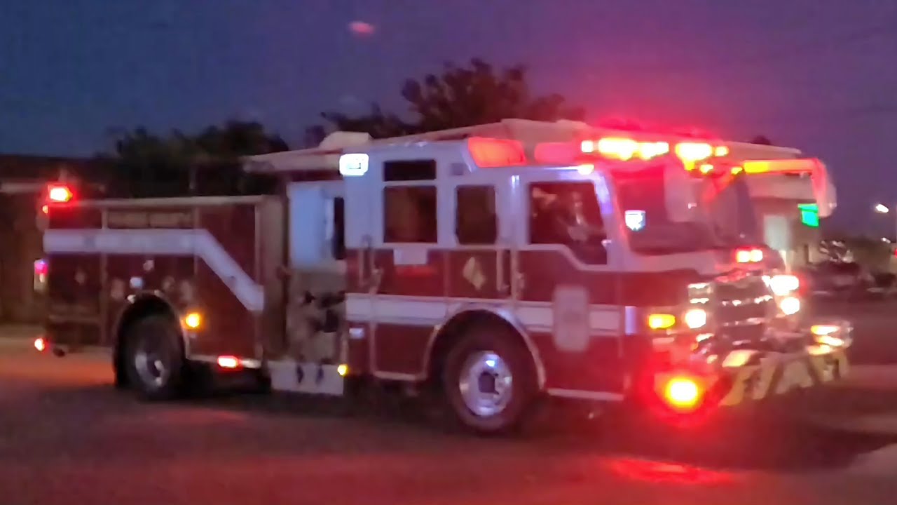 Fairfax County Fire & Rescue Department Engine 411 (Reserve) Responding ...