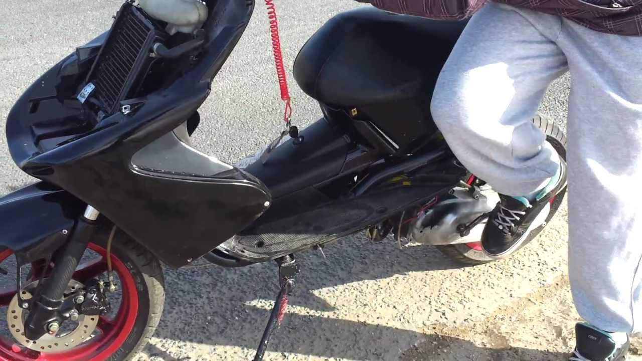 Yamaha Aerox test drive winter - YouTube