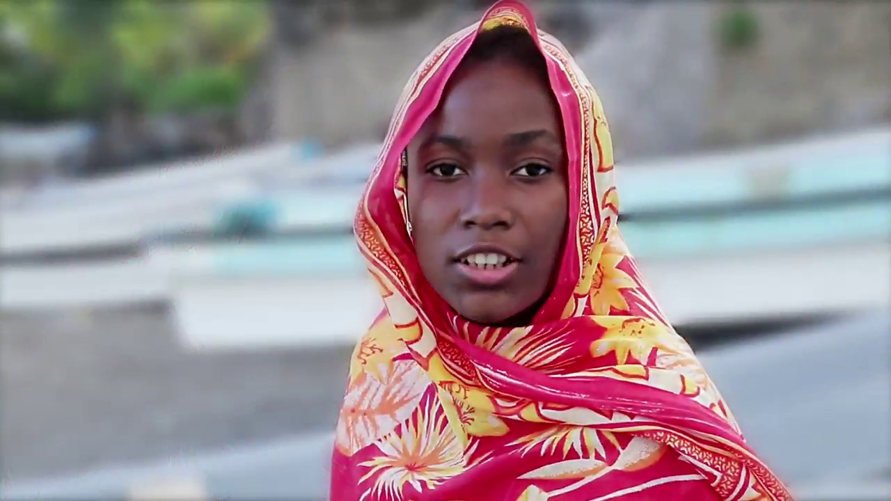 Comores : La valeur du poisson frais - YouTube