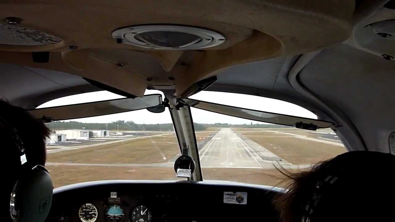 Landing on RWY4 at KVRB (Vero Beach Airport, FL) aboard a Piper ...