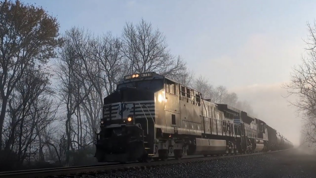 Railfanning the NS Lehigh line in Alpha NJ with BNSF Power - YouTube