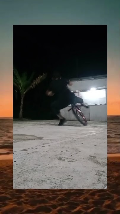 BMX fail funny moment 😂#memes #bmxstreet #bmxfreestyle #bmxpark #bmx#funny #funnyshorts - YouTube