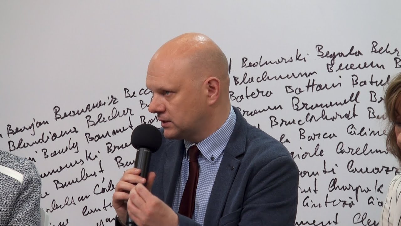 Cartea neagră a lui Vladimir Putin. Ioan Stanomir - YouTube