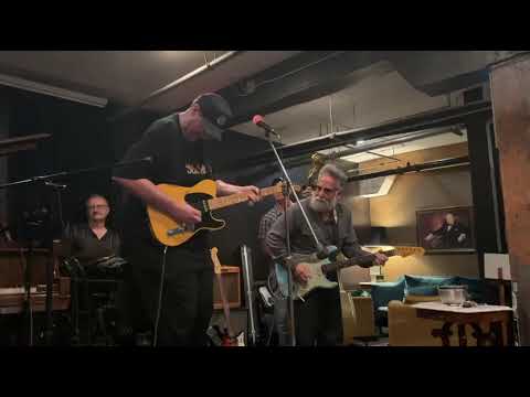 James Oliver  trading  licks with the great Chris Casello  the Americana lounge Nashville Tennessee