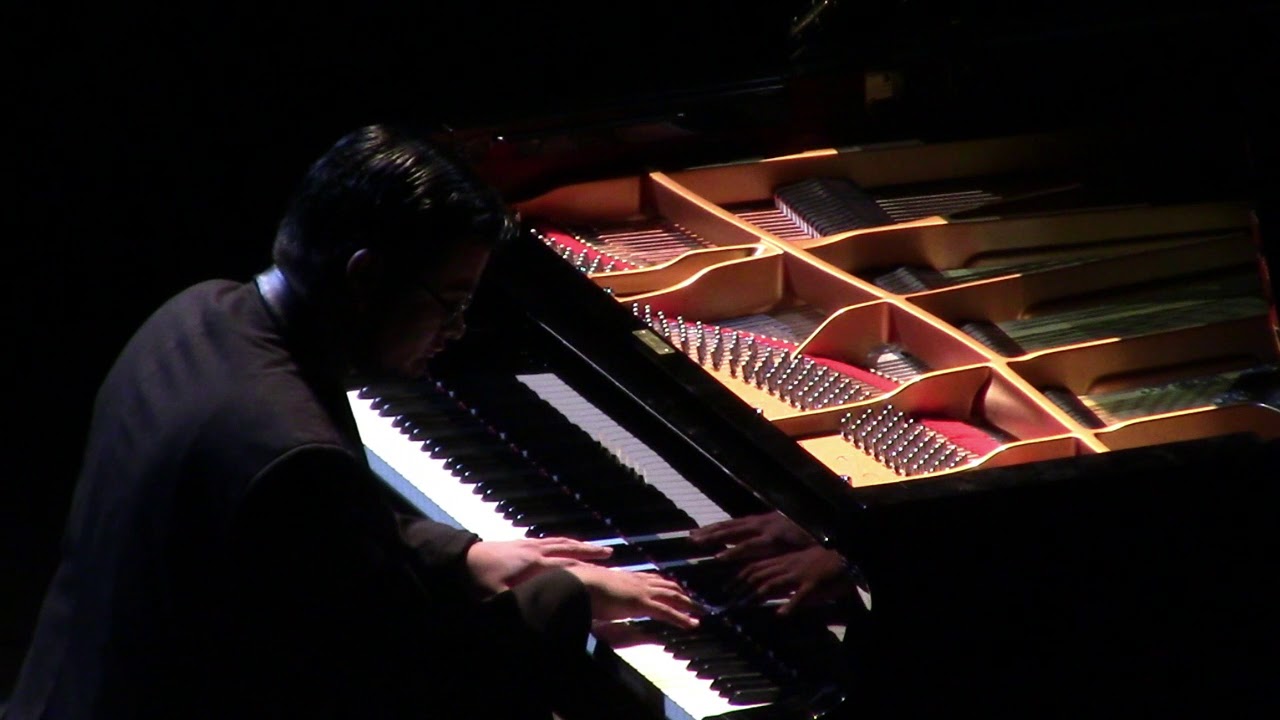 Ricardo Castro Preludes Op 15 - YouTube